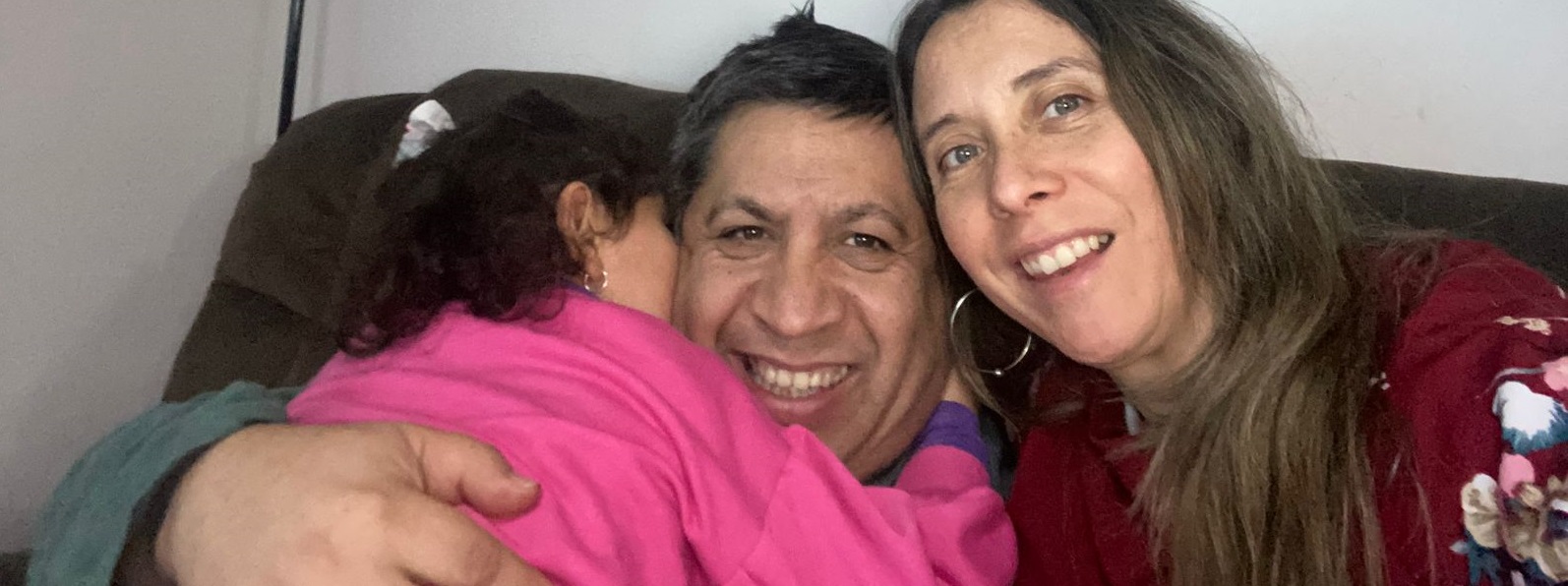 Acoger también es criar: Elsa, Alejandro y la niña que cambió sus vidas ...